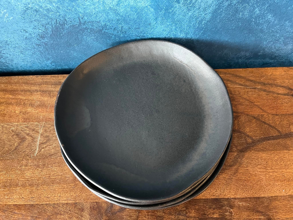 Hand made Freeform - Natural Glossy Charcoal Plate – Sai Pottery